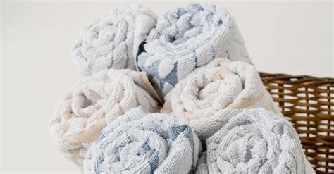 가정 검소한 고요한 깔끔한 깨끗한 말린 수건 목욕 미니멀리스트 본질적인 봉제 부드러운 세탁 소쿠리 수건 스파 신선 심미적 인 아늑한 옷감