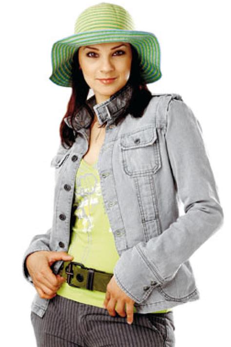 Speváčka Misha Vedie OdliŠnÝ život S Dcérami Komunikuje V AngliČtine