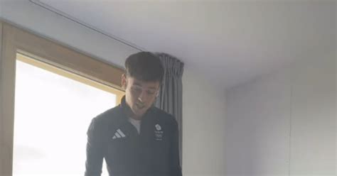 “아주 튼튼하다”…도쿄 이어 파리에서도 골판지 침대 챌린지