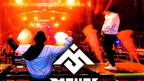 Moksi Tante Mia Tanzt