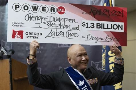 Immigrant Cancer Patient Wins 13b Powerball Jackpot With Wife And