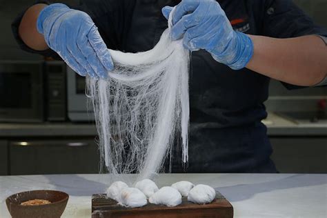 手工龍鬚糖 香港新東方廚藝培訓