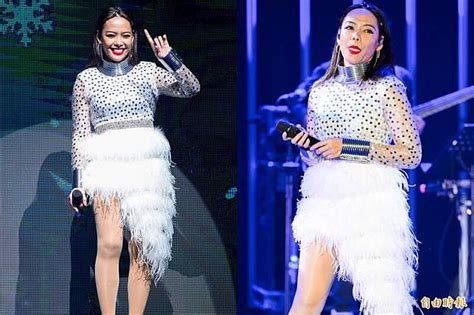 好大的面子！張惠妹為「她」急奔回台 歌手感動：我的大歌迷 自由電子報 Line Today