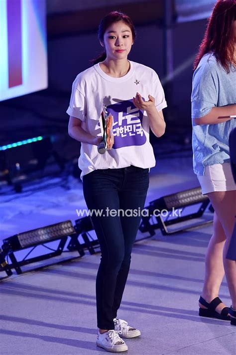 Tenphoto 김연아 청바지로 뽐낸 현실 몸매
