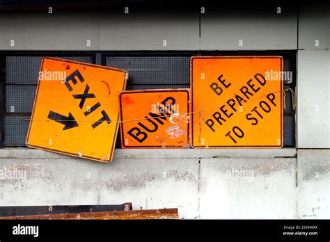 Orange Traffic Warning Signs In Manhattan Nyc Exit Bump Be Prepared