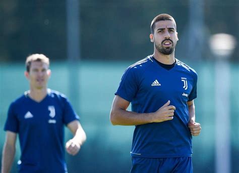 انتقاد سامی خدیرا از سازندگان فیفا 18 دو سال است که موهایم را کوتاه