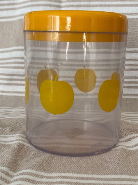 Se produkter som liknar Retro plastburk på Tradera 611096704