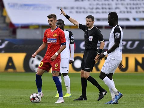 A primit liber către FCSB Fotbalistul dorit insistent de Becali poate ajunge sub comanda lui