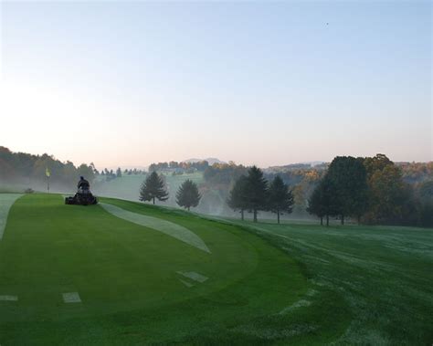 Rolling Rock Country Club Logo