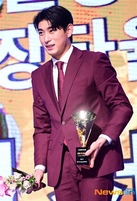 5관왕 이정후 손에 든 트로피는 타율상 포토엔hd 네이트 스포츠