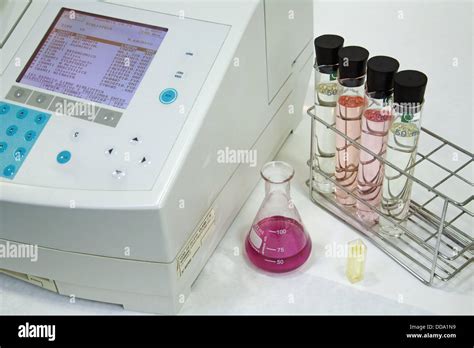 Spectrophotometer Hi Res Stock Photography And Images Alamy