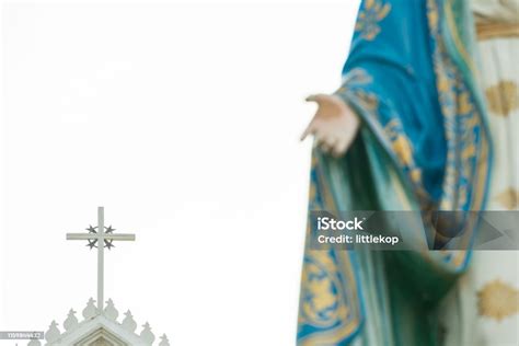우리 여인의 손 축복받은 성모 마리아와 흰색 배경의 십자가 건축에 대한 스톡 사진 및 기타 이미지 건축 골동품 교회