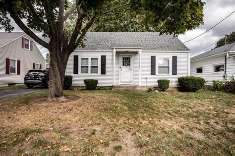 56 Martin St Pawtucket Ri 02861 Trulia