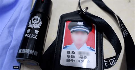 胆子真肥！百色一男子冒充警察对失足女实施诈骗，结果滕某某郑某广州街