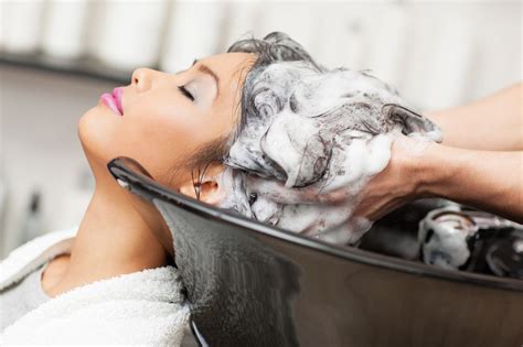 Cómo elegir el mejor champú guía completa para un cabello saludable Peluquería Reflejos Utrera