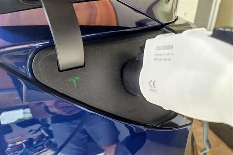 特斯拉轉接頭指南 1：ccs2 新車去停車場充 J1772 充電器，就用這顆 Type 1 轉 Type 2ddcar 電動車
