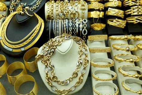 هدوء بعد انخفاض سعر الذهب اليوم في مصر وعيار 21 الآن بالصاغة المصري