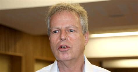 עצומה להחזיר את ארי שמאי לשידור