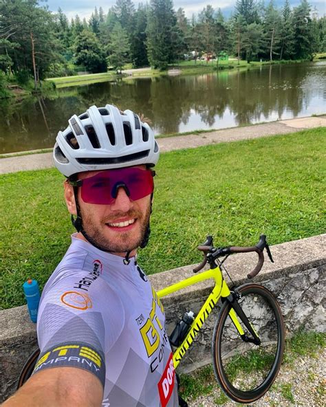 Igralec Robert Korošec Doživel Grozljivo Izkušnjo Nekdo Ga Je želel Zriniti S Ceste Trači