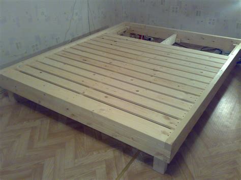 Кровать своими руками из дерева самый простой способ 24 фото