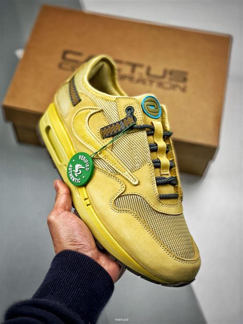 NIKE 트래비스스캇 x 나이키 에어 맥스 1 새턴 골드 Travis Scott x NK Air Max 1 Saturn
