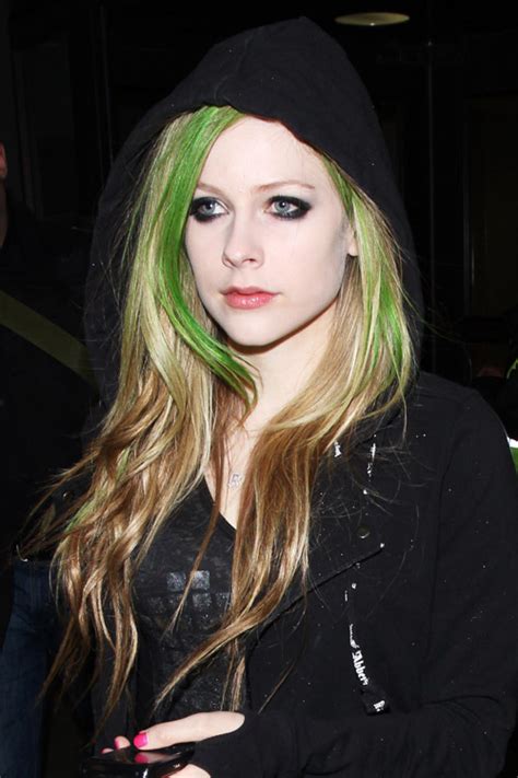 Avril Lavigne S Hairstyles Hair Colors Steal Her Style Page