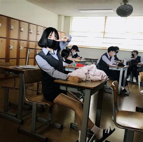 ㄱㅂ 꼴잘알에 있는 0x64 Up님의 핀 Tumblr 소녀 교복 스타일 소녀