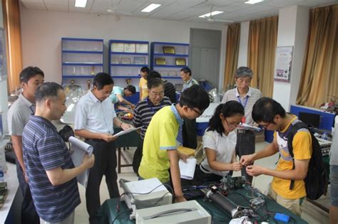 李建东看望全国电子设计竞赛陕西赛区参赛专家师生 西安电子科技大学 综合信息网