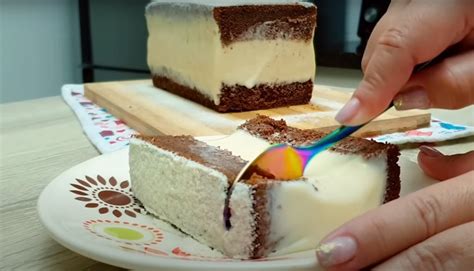 Невероятно вкусный торт за 5 минут Выпекаю бисквит заливаю начинку и отправляю в морозилку