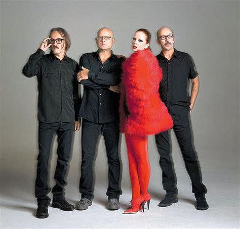 Folha De S Paulo Ilustrada Banda Garbage Revela Pelo Twitter Que
