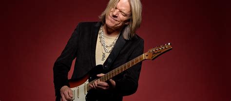 Andy Timmons Demos His DiMarzio Cruiser And AT 1 Pickups