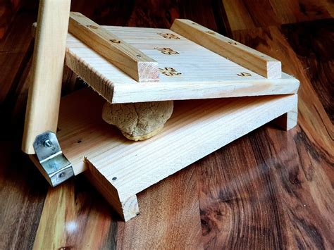 Maquina Tortillera De Madera Artesanal Manual Para Tortillas Meses