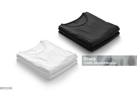 Tumpukan Mockup Tshirt Persegi Terlipat Hitam Dan Putih Kosong
