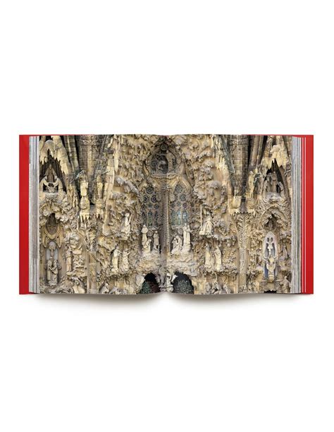 Gaudí Book Deluxe Edition
