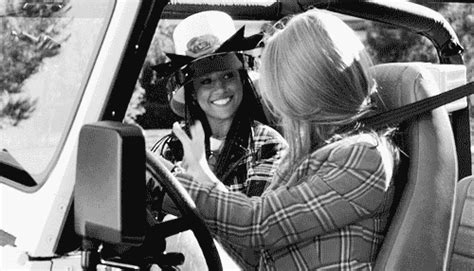 Alicia Silverstone Gifs Page Wifflegif