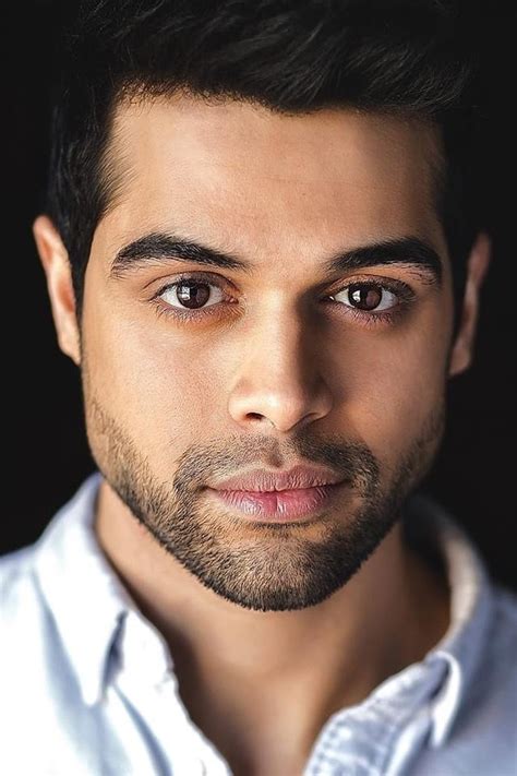 Anand Desai Barochia Filmek Képek Díjak Személyiség Adatlap
