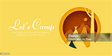 하자 캠핑여름 캠프 숲 풍경과 산 배경에 노란색 텐트와 캠프 파이어 자연과 휴가의 모험 0명에 대한 스톡 벡터 아트 및 기타