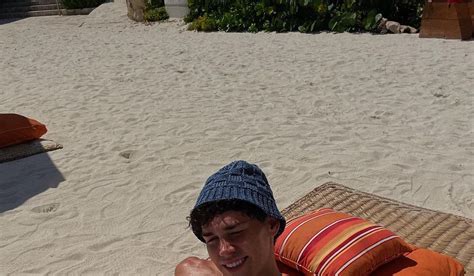 Alexissuperfans Shirtless Male Celebs Noah Beck Shirtless Ig Pics