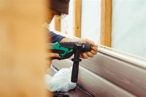 Should Vinyl Siding Be Nailed To Studs Houseoutside