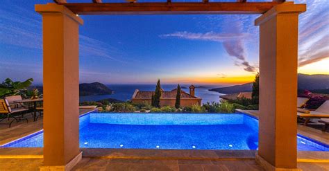 건축 경치가 좋은 고요한 구름 경치 꿈의 휴양지 높은 경치 럭셔리 럭셔리한 레저 레크리에이션 리조트 물 반사 바다 전망 빌라 패트리샤 상류층의