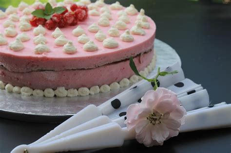 Johannisbeer Tupfen Torte Cuplovecake