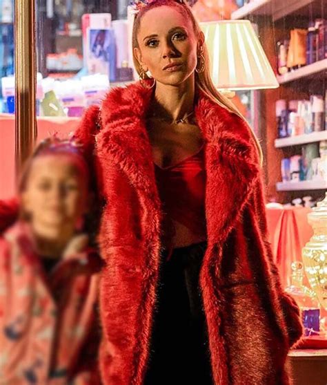 Ted Lasso S03 Keely Jones Juno Temple Red Fur Coat