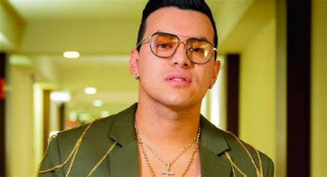 Yeison Jiménez Dio Una Muestra De Su Humildad Con Inesperada Labor En Las Calles