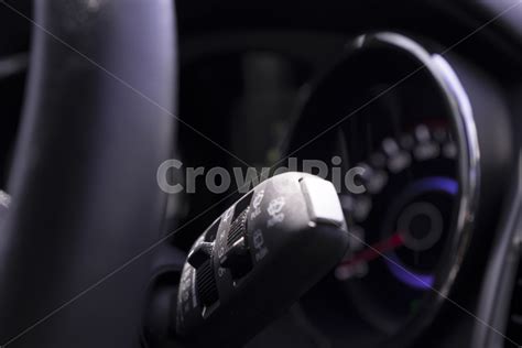 자동차 계기판 와이퍼스위치 와이퍼 근접촬영 사진이미지일러스트캘리그라피 Blue Color 작가