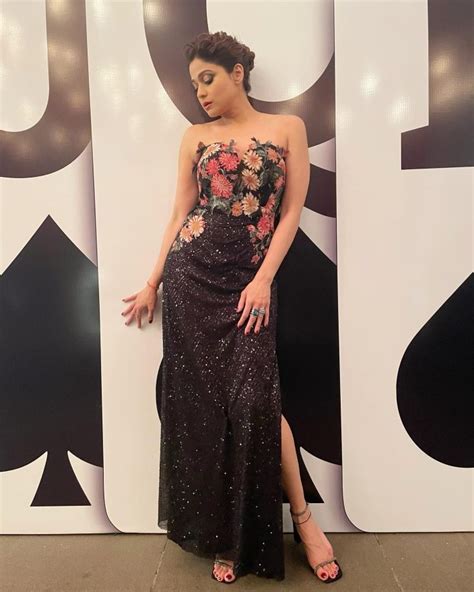 Adaa Khan Drashti Dhami And Shamita Shetty Divas Show Sparkling Glam