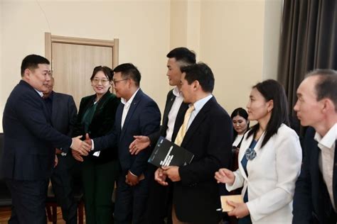 Ерөнхий сайд Л Оюун Эрдэнэ Шинжлэх Ухааны салбарынхантай уулзаж байна