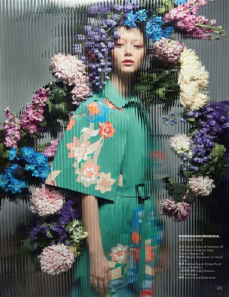 Pin By Laura Rodrigues On Fenty Corp Floral Fashion Editorial