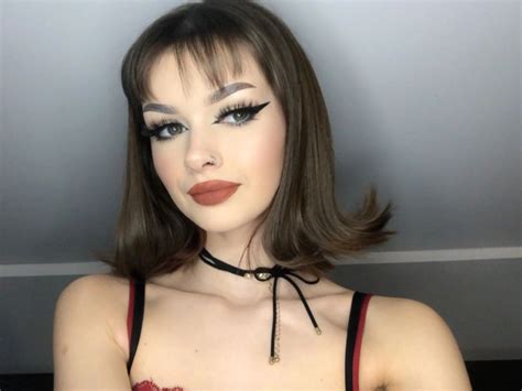 Vicky Lips Auf Amateur Sofade Amateurvideos Und Erotikfotos