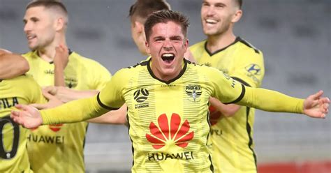 Cameron Devlin ‘set To Sign For Hearts As Robbie Neilson Looks To Seal Deal For Australian