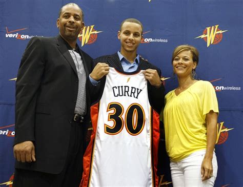 Steph Currys Mom Sonya Files For Divorce From Dell Curry Sandra Rose